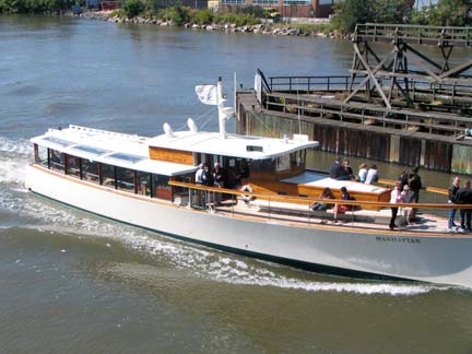 harlem.river.boat - Forgotten New York