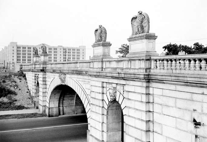 COLONIAL ROAD MYSTERY CLEARED UP - Forgotten New York