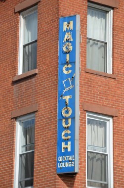 SUNDRY SIGNS - Forgotten New York