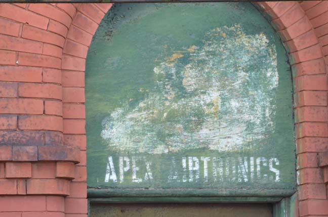 SUNDRY SIGNS - Forgotten New York