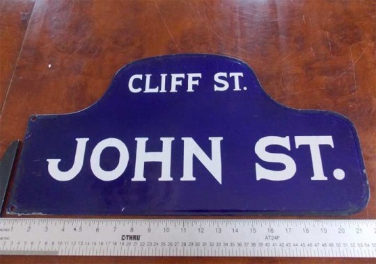 MANHATTAN-BRONX CLASSIC HUMPBACK STREET SIGNS - Forgotten New York